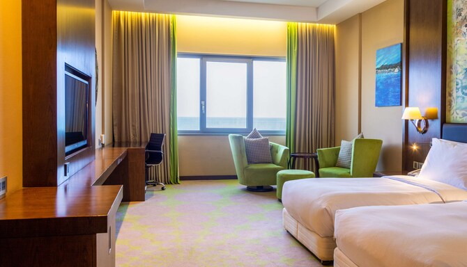 Hotel Rooms & Suites - Radisson Blu Sohar, Al-Zafaran