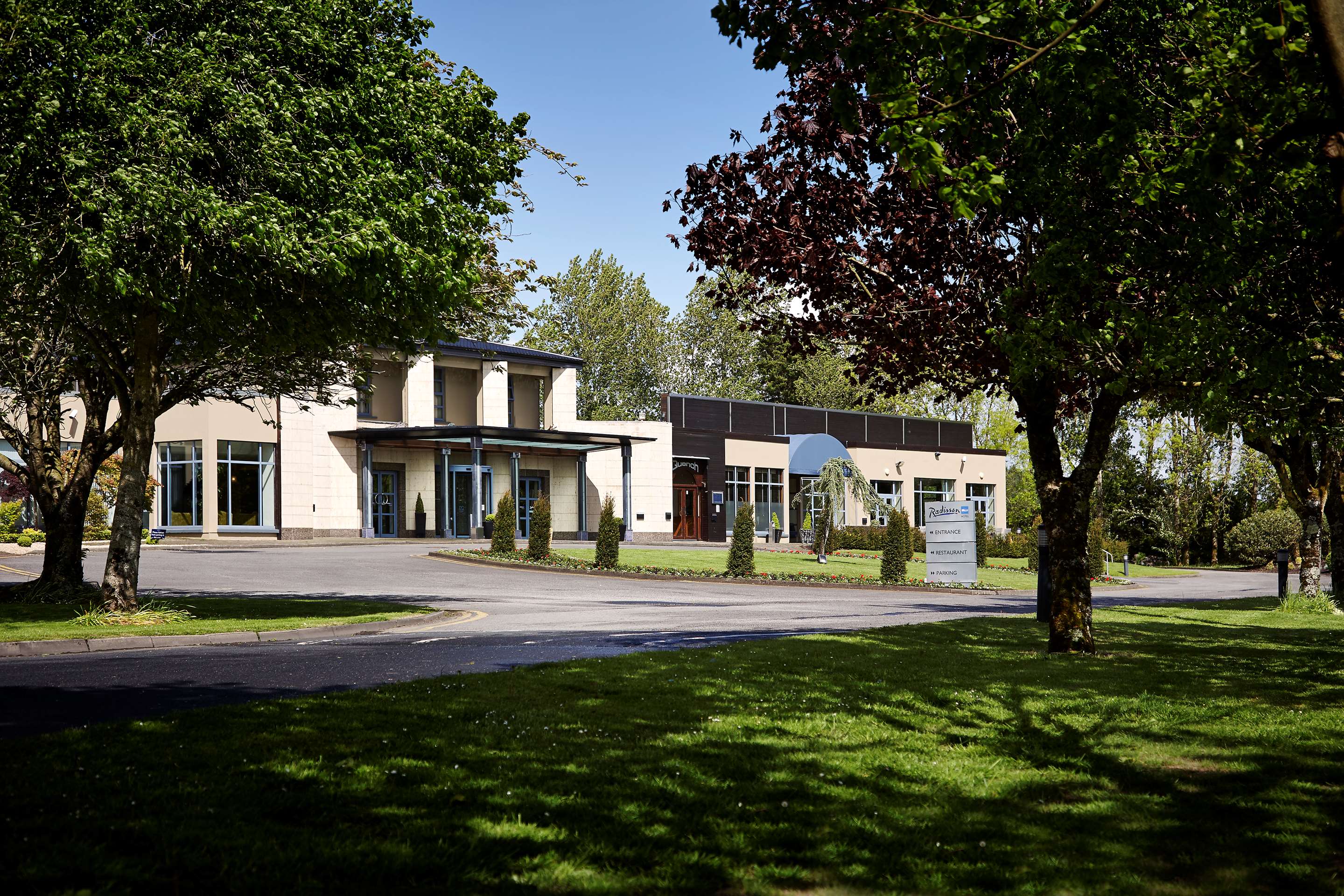 Contact Us | Bookings & Info | Radisson Blu Hotel & Spa Limerick