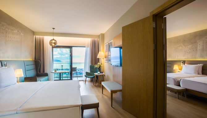 Hotel Rooms and Suites at Radisson Blu Hotel, Trabzon