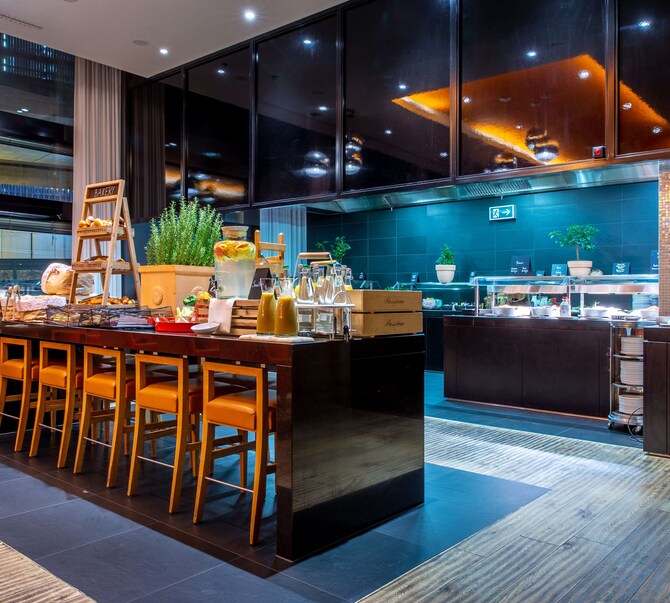 Filini Restaurant im Zurich Airport | Radisson Blu Hotel