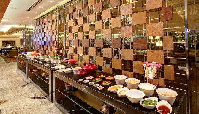 Visit Radisson Blu Hotels in Ghaziabad | Radisson Hotels