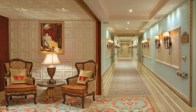 Contact the Radisson Blu MBD Hotel, Noida | Radisson Hotels