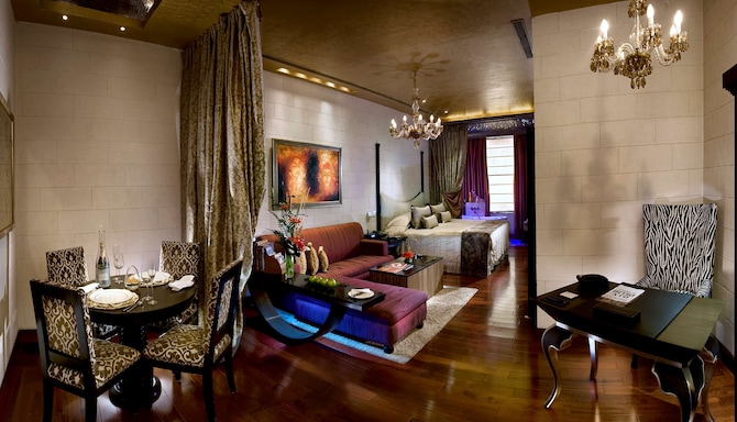 Hotel in Noida sector 18 | Radisson Blu MBD Hotel, Noida