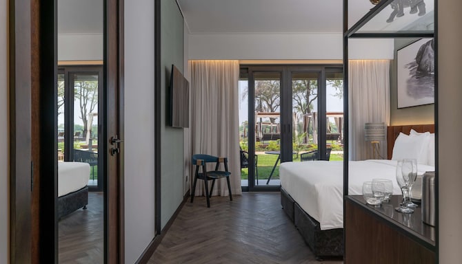 Hotel rooms with views in Mosi-Oa-Tunya Livingstone | Radisson Hotels