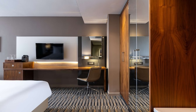 Hotel Rooms & Suites in Libreville | Radisson Blu Okoume Palace Hotel