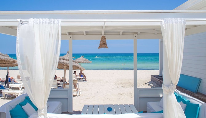Bluwhite Beach Bar in Djerba | Radisson Hotels