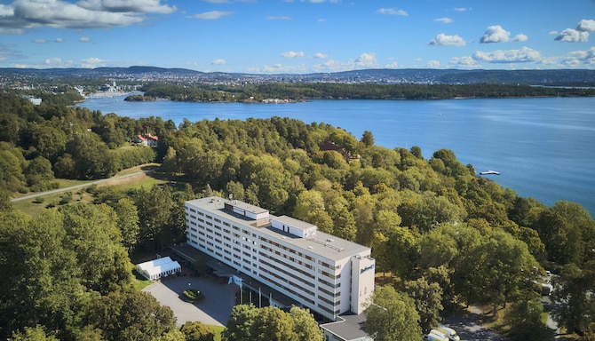 Hotels in Oslo, Fornebu Business Park | Radisson Blu Park Hotel