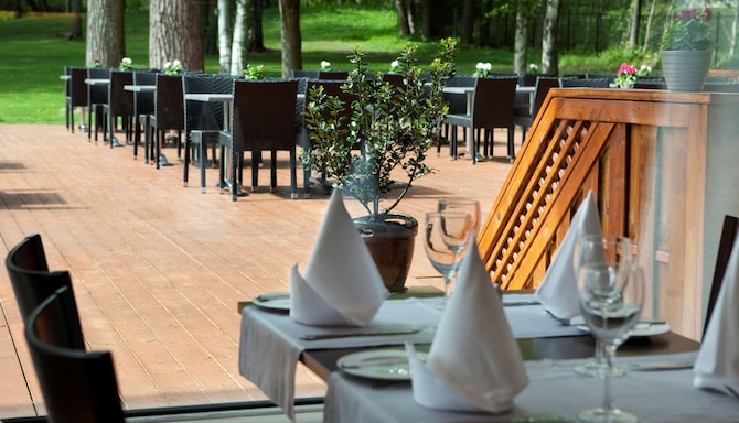 Hotels in Oslo, Fornebu Business Park | Radisson Blu Park Hotel