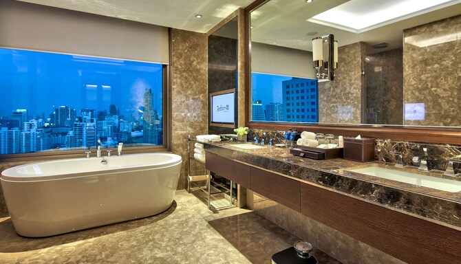 Book Radisson Blu Hotels near Lumpini Park Bangkok | Radisson Hotels