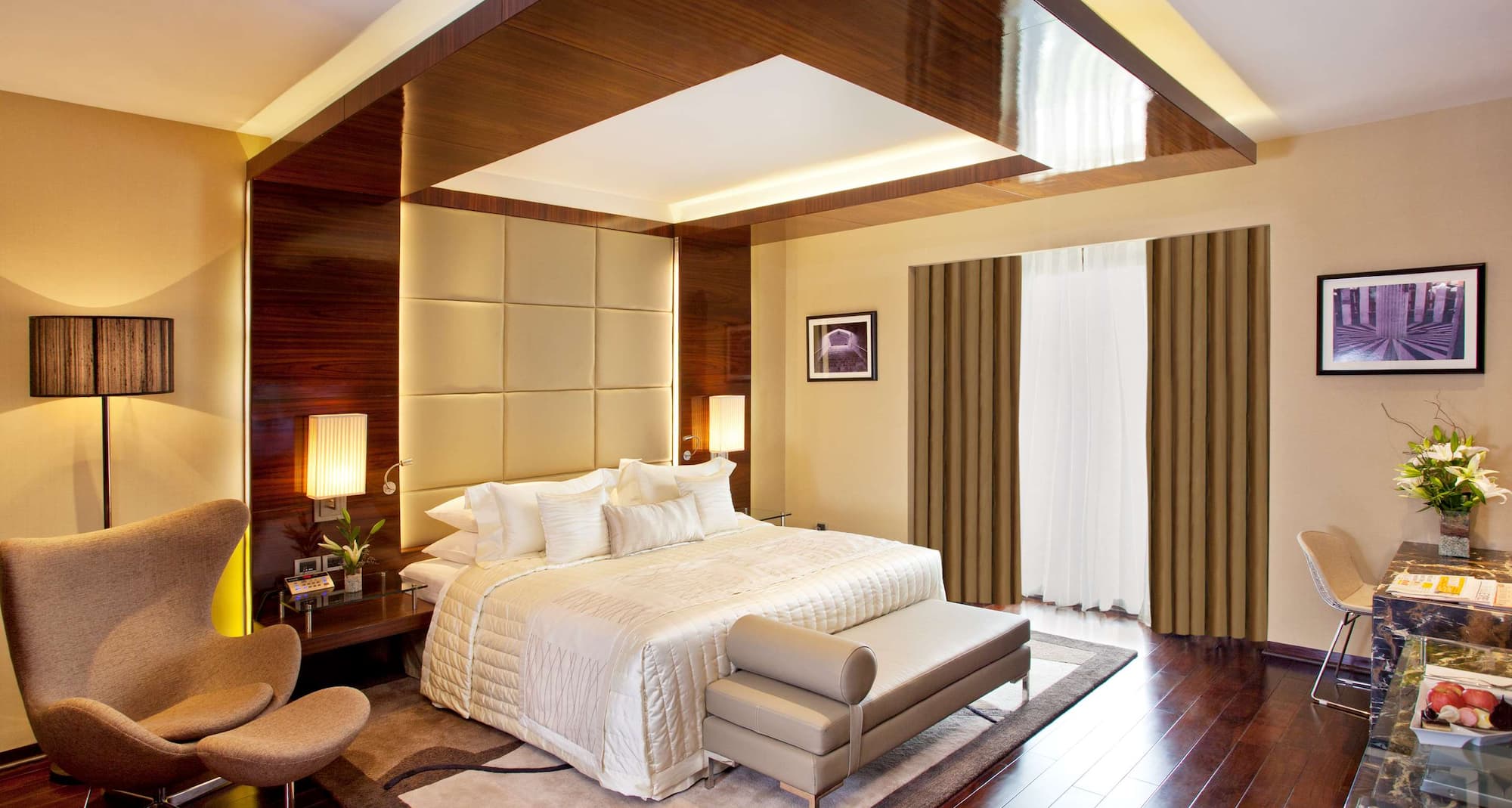 Book Hotel Rooms near Delhi Airport | Radisson Blu