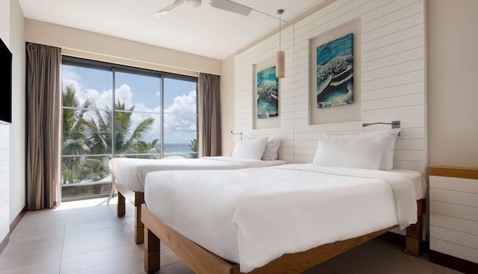 Hotel Rooms & Suites in Mauritius | Radisson Blu Poste Lafayette Resort ...