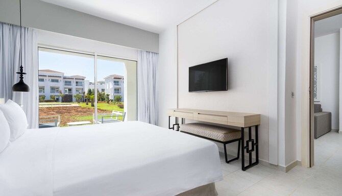 Plan a relaxing stay next to Saidia Beach and marina | Radisson Hotels