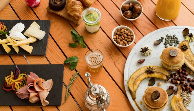 Discover a range of onsite dining options | Radisson Hotels