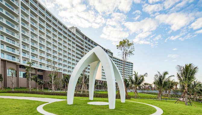 Beautiful weddings in Vietnam| Radisson Blu Resort, Cam Ranh