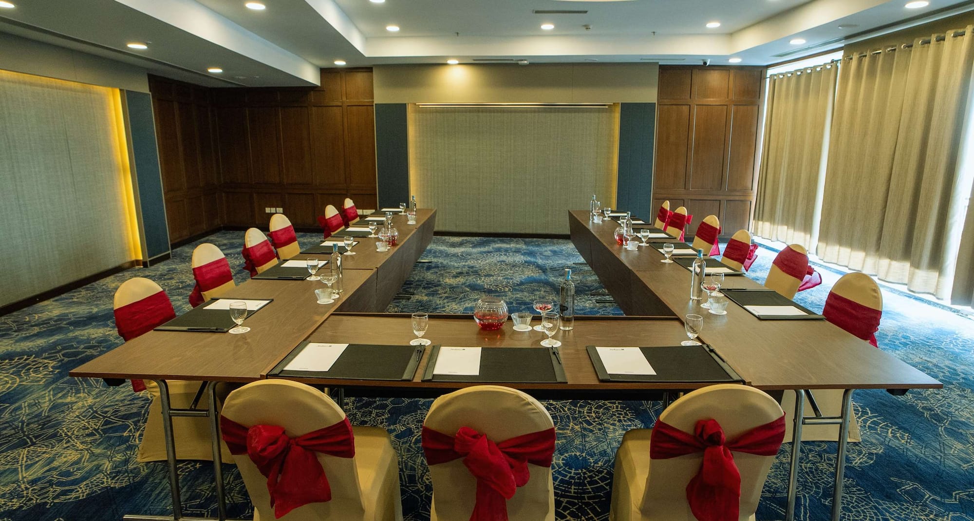Plan a meeting or event with us in Dharamshala | Radisson Hotels