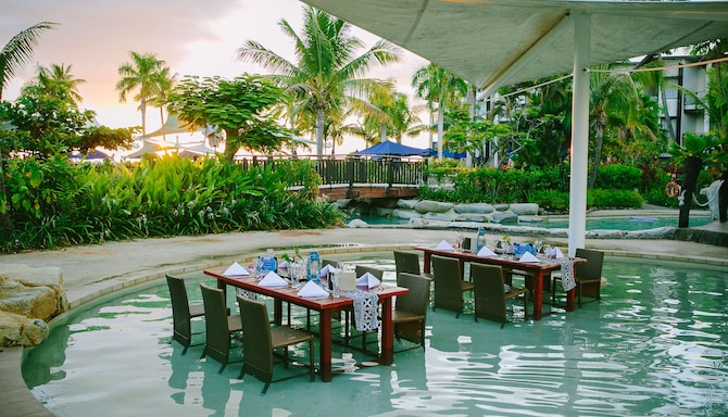 Dine at Denarau Island Restaurants | Radisson Blu