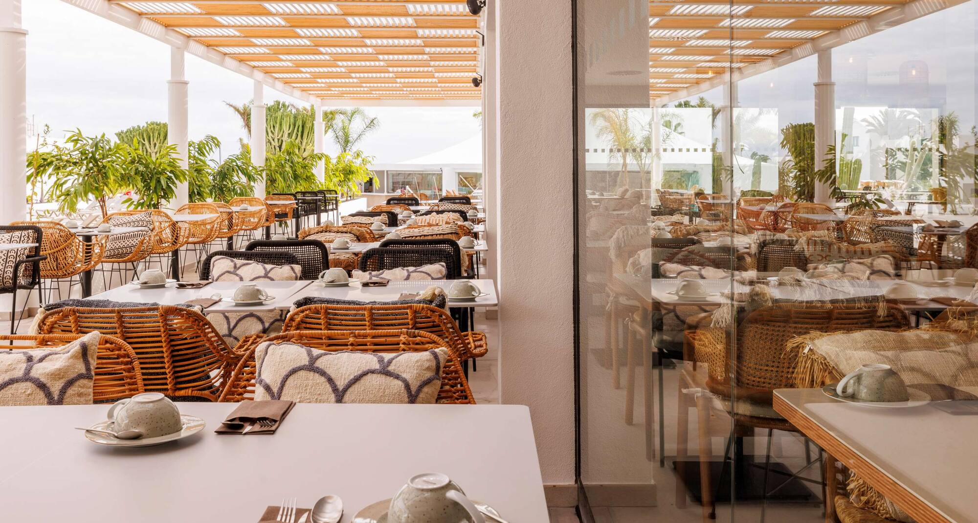 Discover our buffet restaurant Tremor | Radisson Blu Resort, Lanzarote