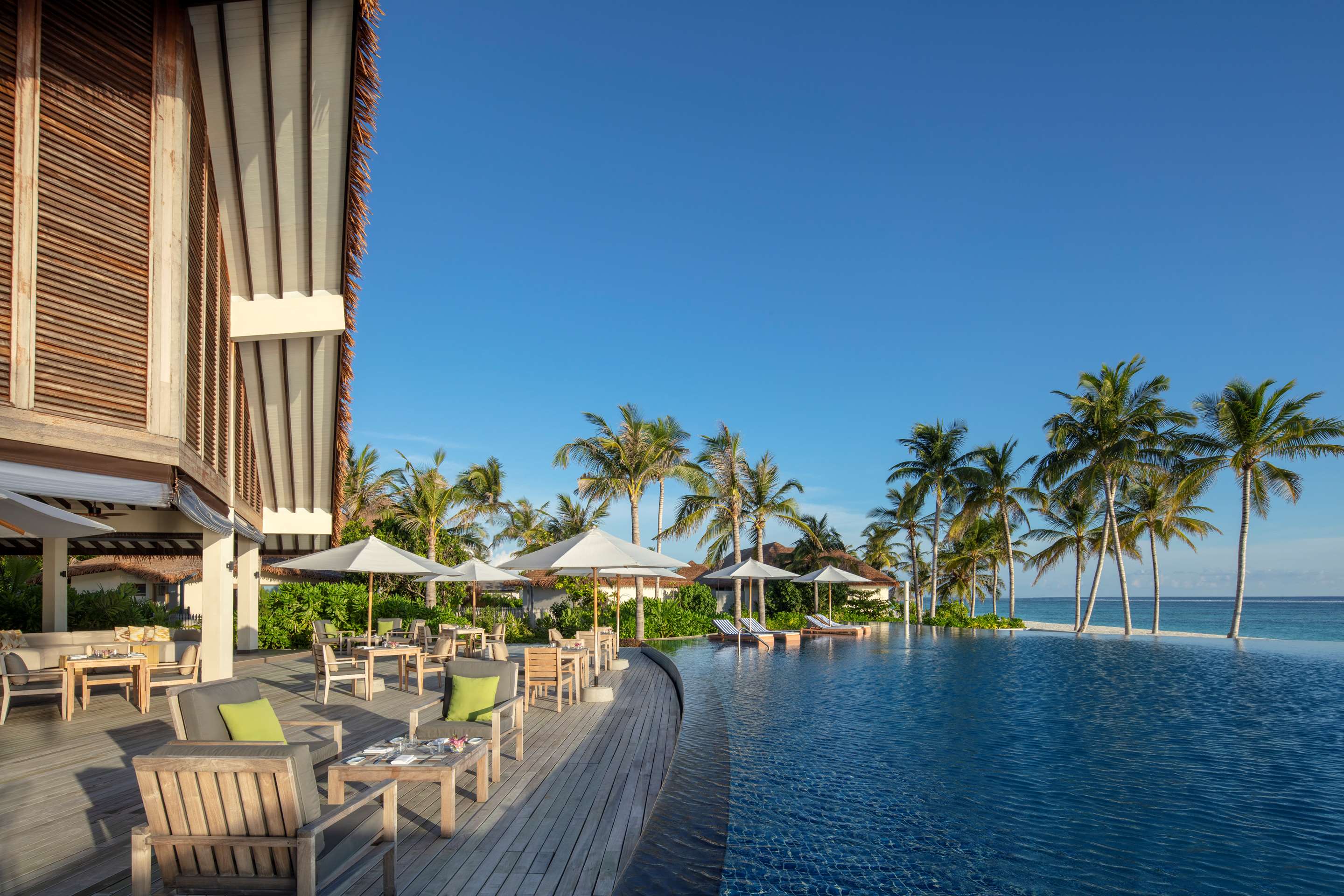 Eats & Beats Pool Bar | Radisson Blu Resort, Maldives