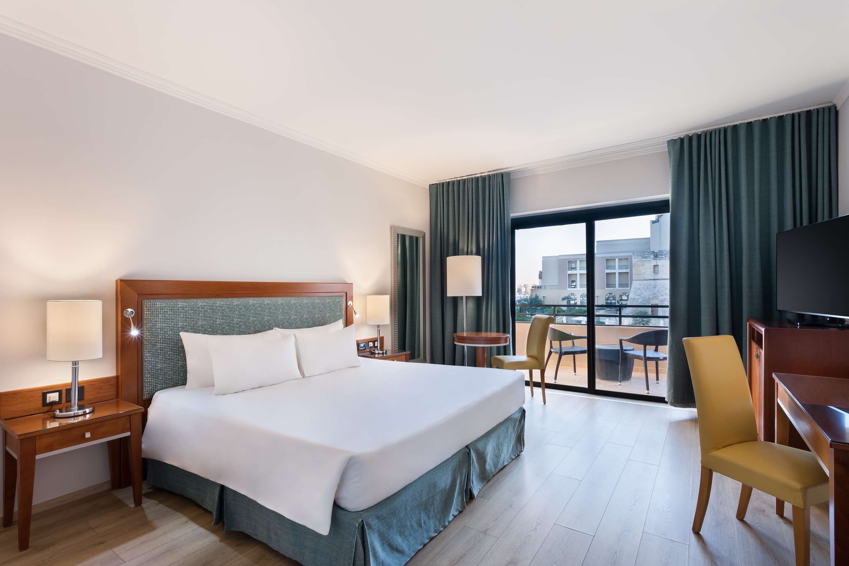 Hotel Rooms & Suites - Radisson Blu Resort, Malta St. Julian’s