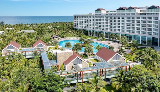 Beautiful weddings in Vietnam | Radisson Blu Resort Phu Quoc