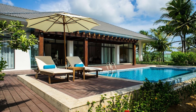 Relax at our inspiring beach resort | Radisson Blu Resort, Phu Quoc