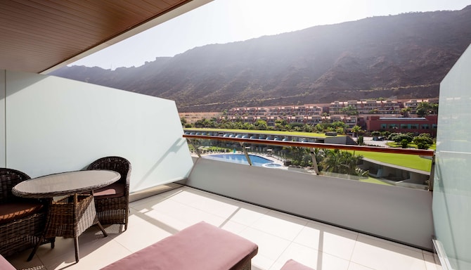 Gran Canaria hotels, rooms in Puerto de Mogan | Radisson Blu Resort