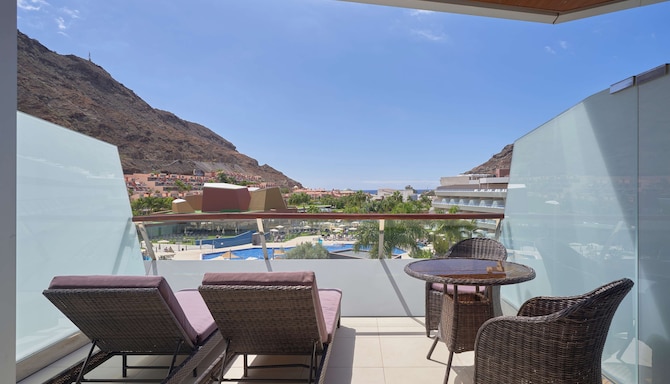 Gran Canaria hotels, rooms in Puerto de Mogan | Radisson Blu Resort