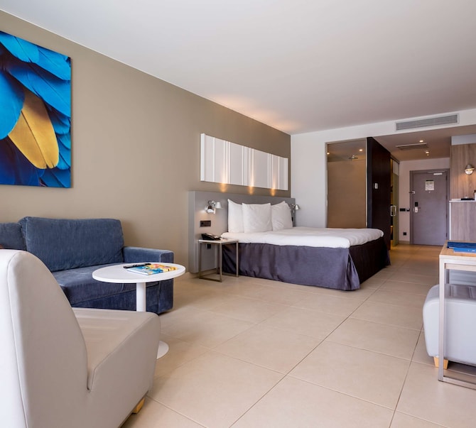 Hotel Rooms and Suites in Mogan, Gran Canaria | Radisson Blu