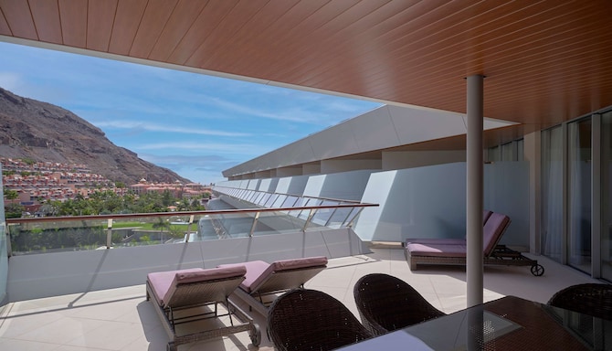 Gran Canaria hotels, rooms in Puerto de Mogan | Radisson Blu Resort