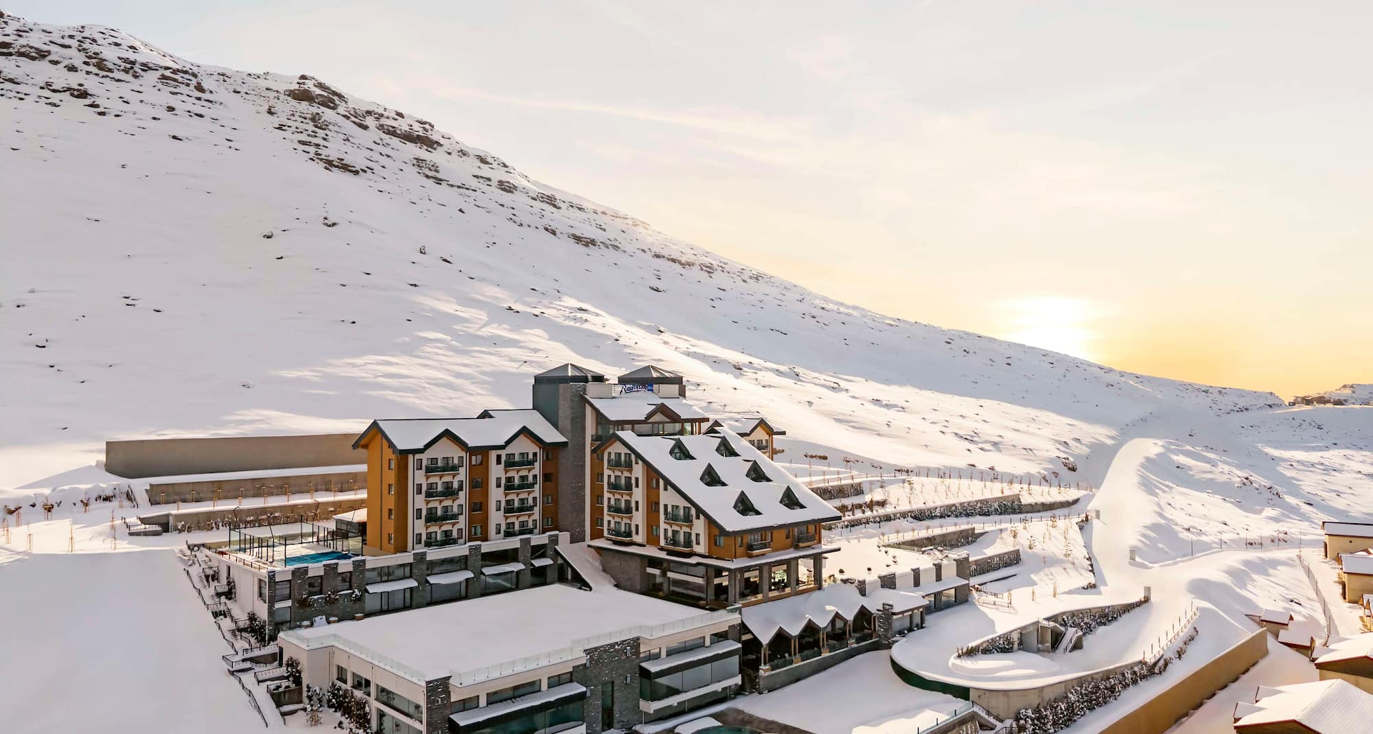 Discover the Radisson Blu Resort & Spa, Korek Mountain