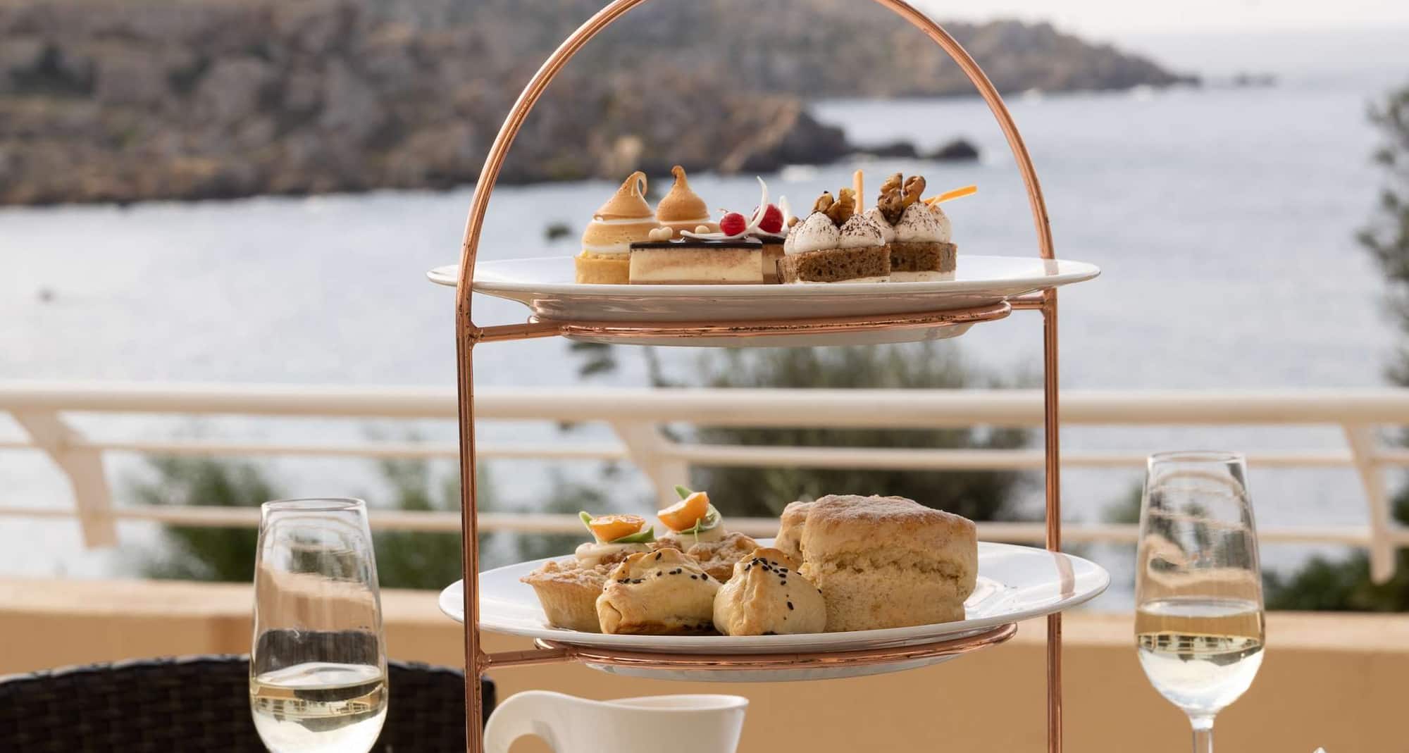 Discover places to eat in Malta - Book Now | Radisson Blu