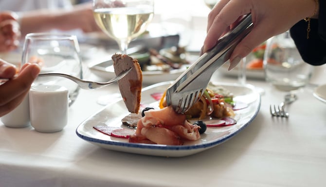 Discover a fine buffet dining experience at Flavours | Radisson Hotels