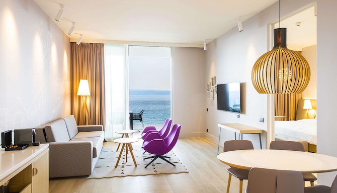 Beachfront Hotel Rooms & Suites - Radisson Blu Resort & Spa, Split