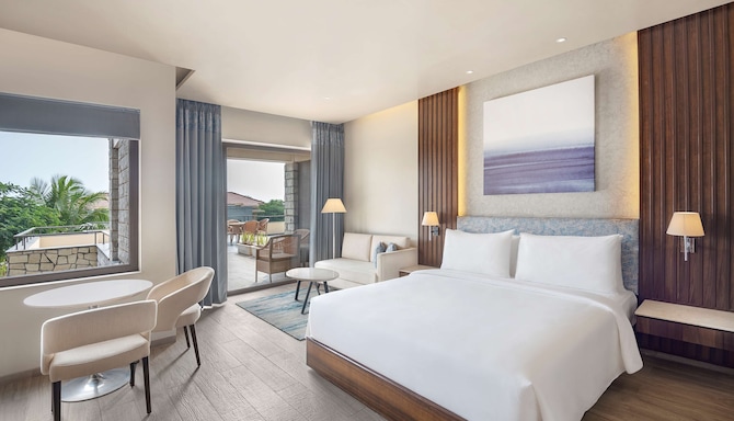 Stay in our bright, spacious rooms with a view | Radisson Blu Hotels