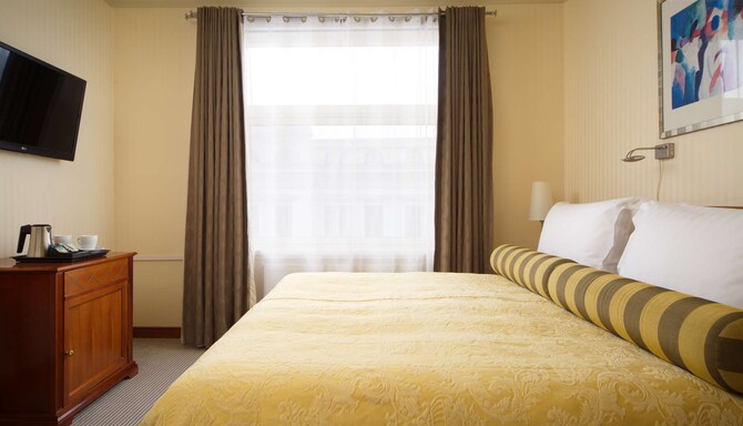 Hotel in Riga Old Town | Radisson Blu Ridzene Hotel, Riga