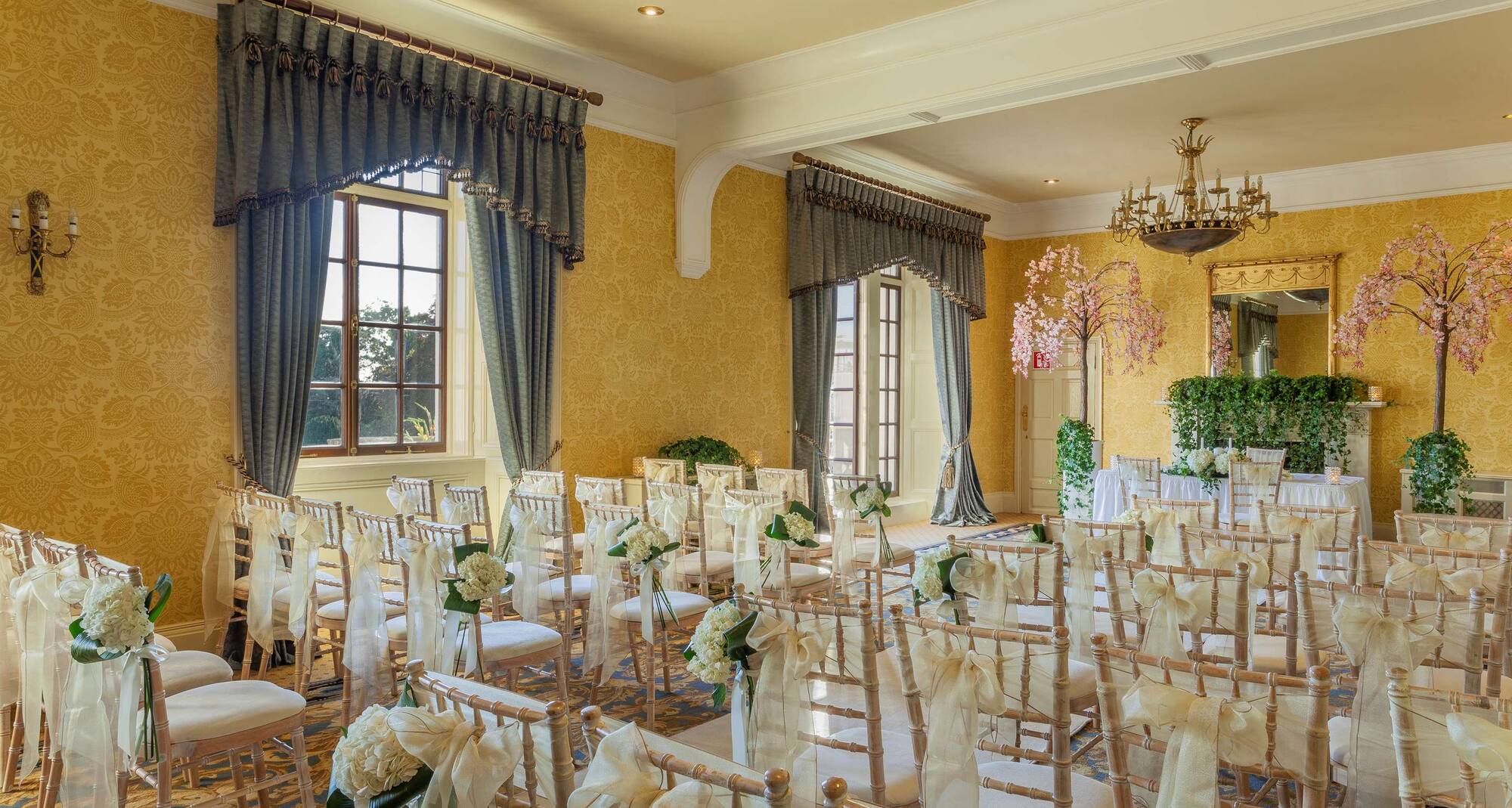 Beautiful weddings in Ireland | Radisson Blu St. Helen's Hotel, Dublin