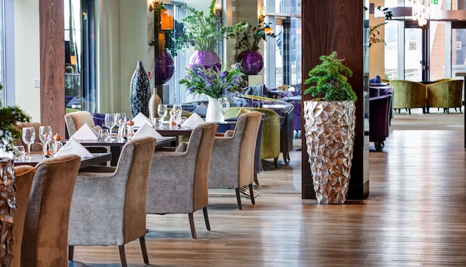 Jersey Waterfront Restaurant - Book a Table Today | Radisson Blu