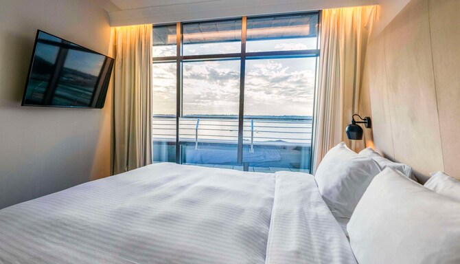 Hotel Rooms & Suites in Jersey | Radisson Blu Waterfront Hotel