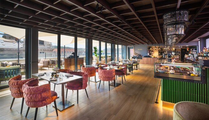 ISSEI Skybar & Restaurant | Radisson Collection Hotel, Basilica Budapest