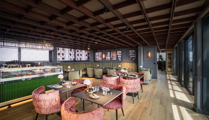 ISSEI Skybar & Restaurant | Radisson Collection Hotel, Basilica Budapest