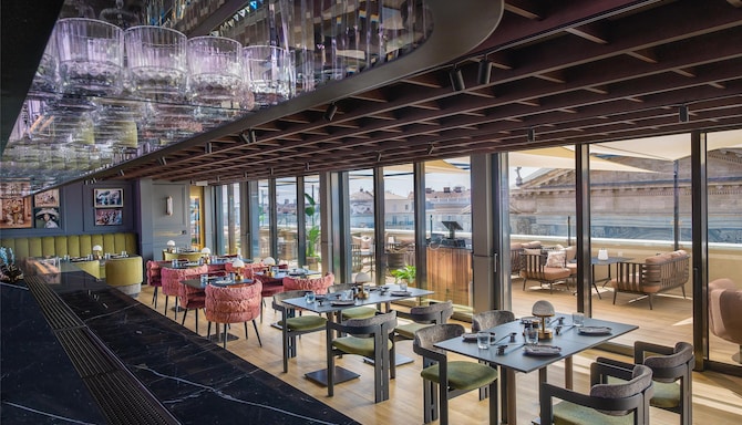 ISSEI Skybar & Restaurant | Radisson Collection Hotel, Basilica Budapest