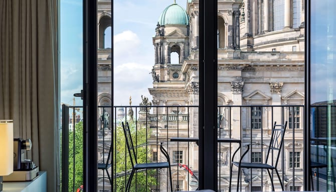 Explore the elegant Radisson Collection Hotel, Berlin | Radisson Hotels