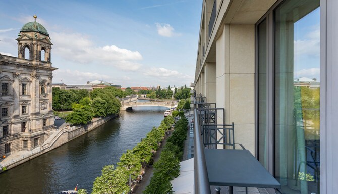 Explore the elegant Radisson Collection Hotel, Berlin | Radisson Hotels