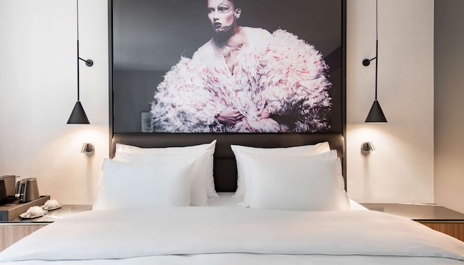 Explore the elegant Radisson Collection Hotel, Berlin | Radisson Hotels