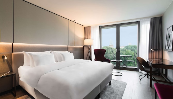 Explore the elegant Radisson Collection Hotel, Berlin | Radisson Hotels