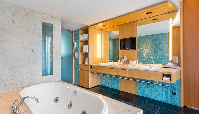 Explore the elegant Radisson Collection Hotel, Berlin | Radisson Hotels