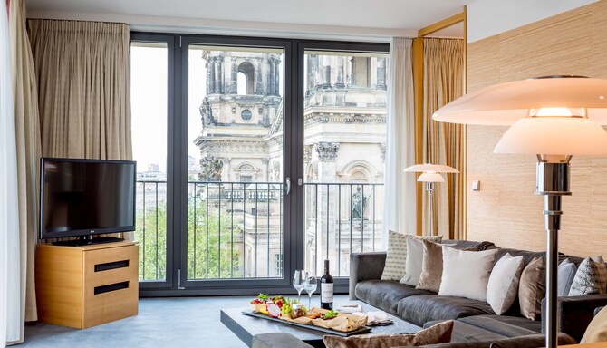 Explore the elegant Radisson Collection Hotel, Berlin | Radisson Hotels