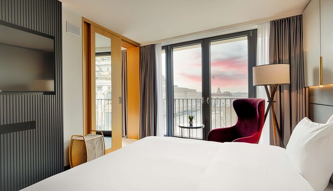 Explore the elegant Radisson Collection Hotel, Berlin | Radisson Hotels