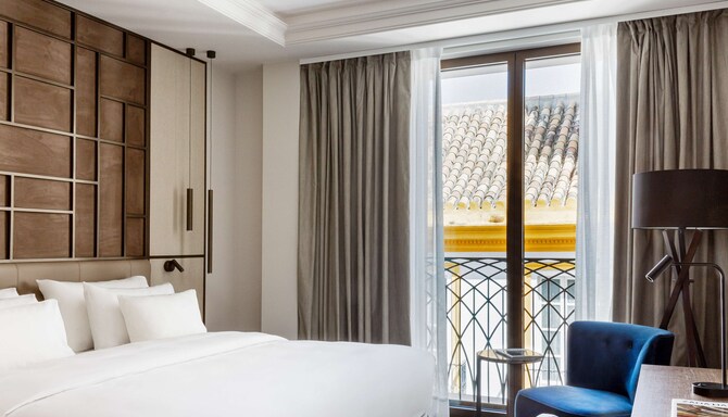 Book beautiful rooms and suites in Seville | Radisson Collection
