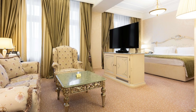 Moscow Luxury Hotels - Book Now | Radisson Collection